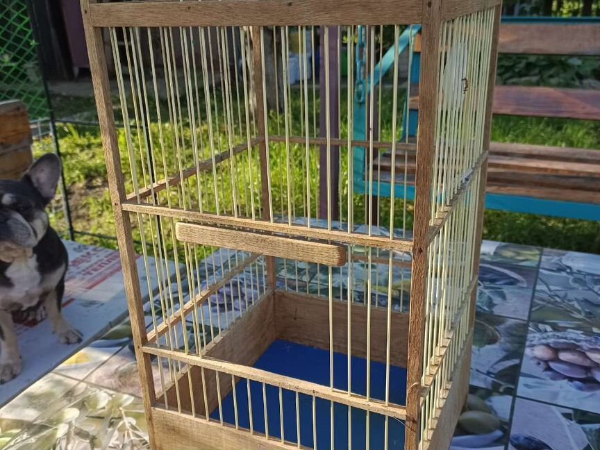 Клетка для птиц из дерева