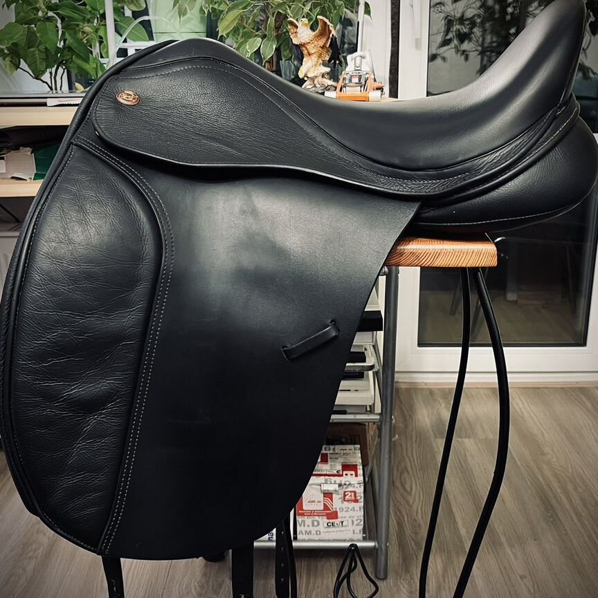 Kent&Masters 17,5 выездковое седло высокая холка