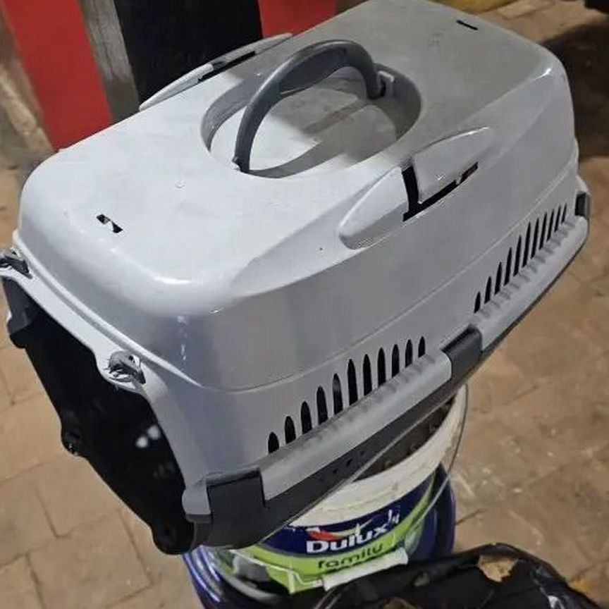 Переноска для собак и кошек