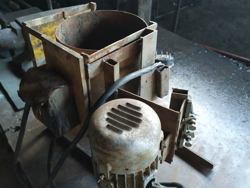 Зернодробилка