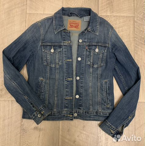 Джинсовая куртка женская levis купить в Санкт-Петербурге | Личные вещи ...