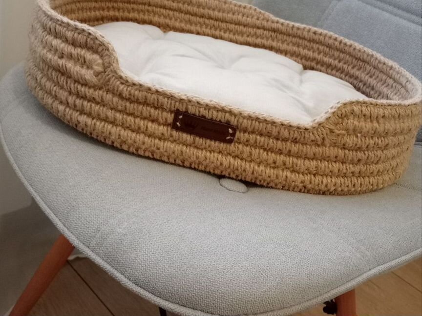 Лежанка для кошек и собак из джута