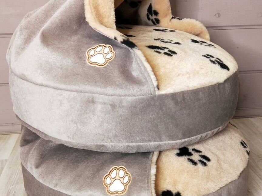 Лежанка пуфик для собак и кошек