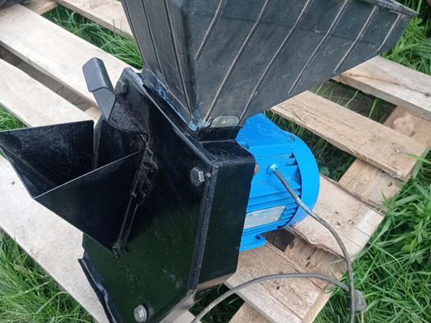 Зернодробилка