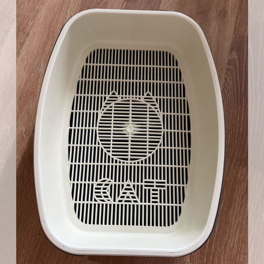 Лоток с сеткой для кошек 31*23*6 см, мало б/у