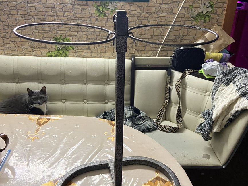 Стойка для мисок