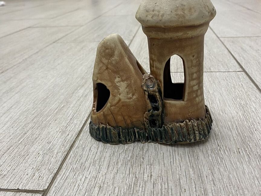 Замок для аквариума