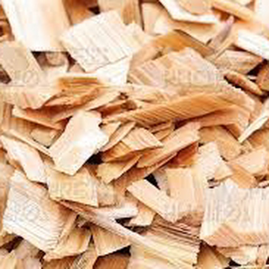 Щепа и поленья плодовых деревьев для копчения