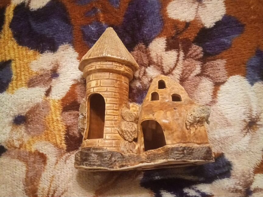 Замок для аквариума