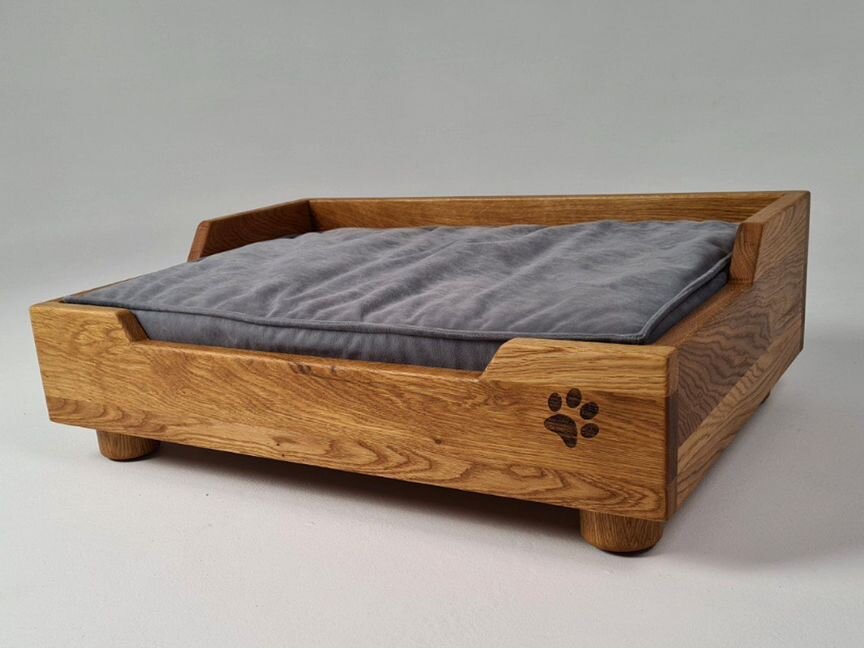 Кровать из дуба для собак и кошек