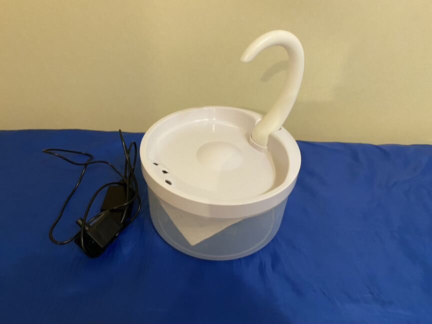 Поилка для кошек