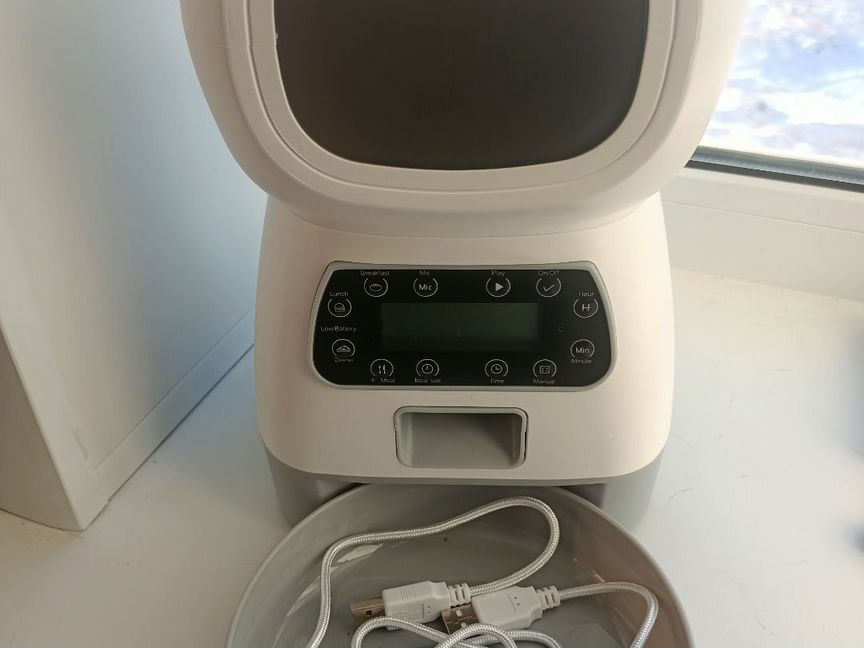 Кормушка автоматическая для животных