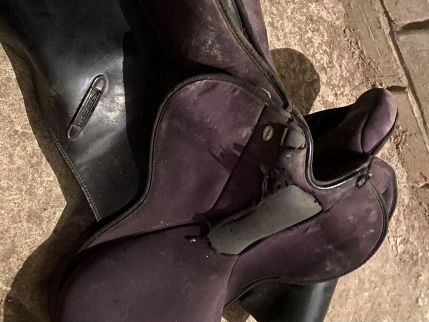 Седло для лошади