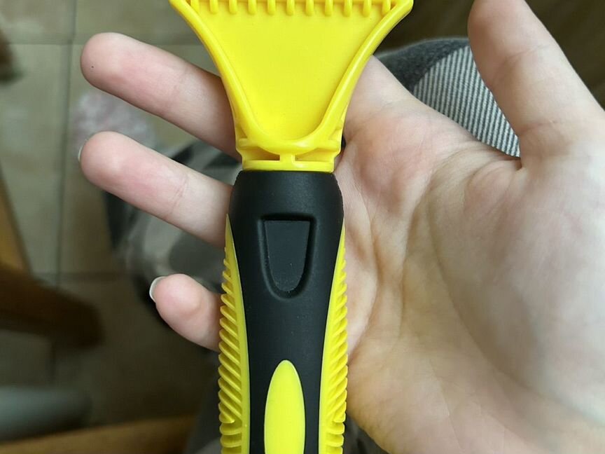 Расческа и колтунорез для кошек и собак. Чесалка