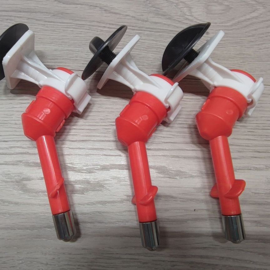 Поилки для кроликов 3 шт, новые