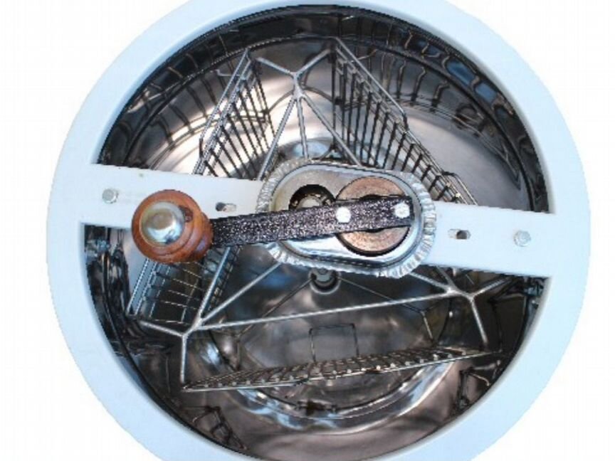 Продам Медогонку 3 рамочную