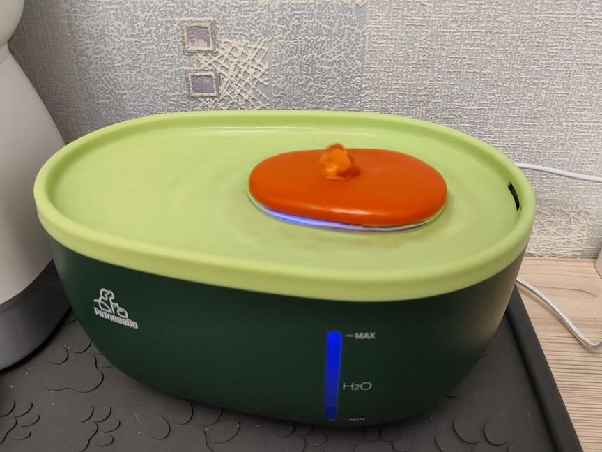 Фонтан поилка для кошек