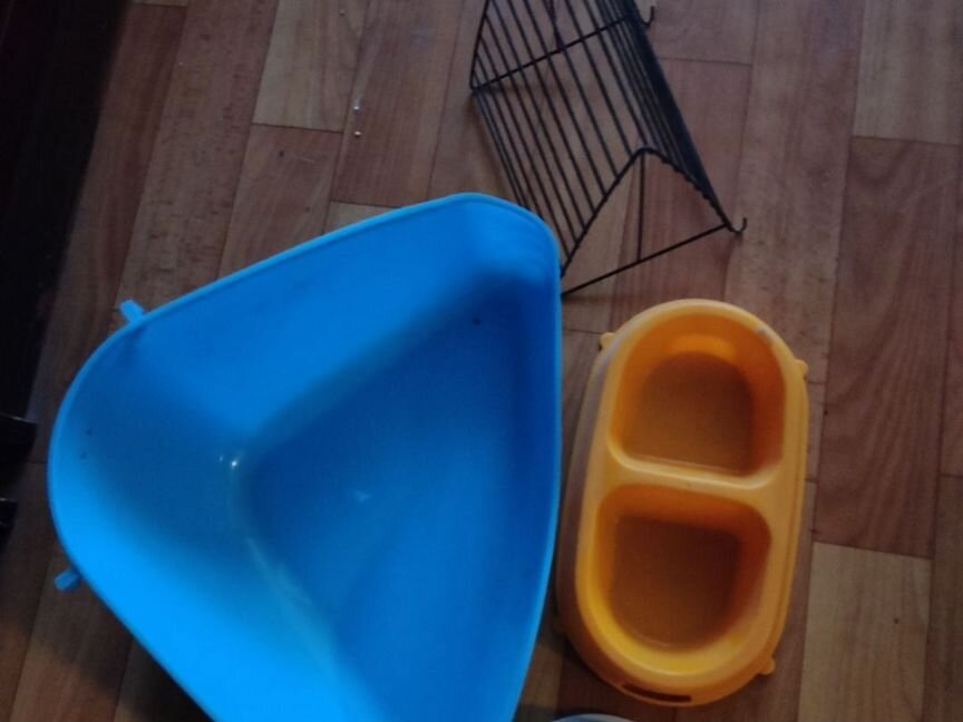 Лоток, сенник, 2 кормушки