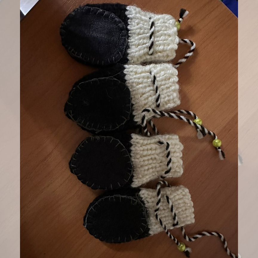 Обувь зязаная для собаки до 1,8 кг