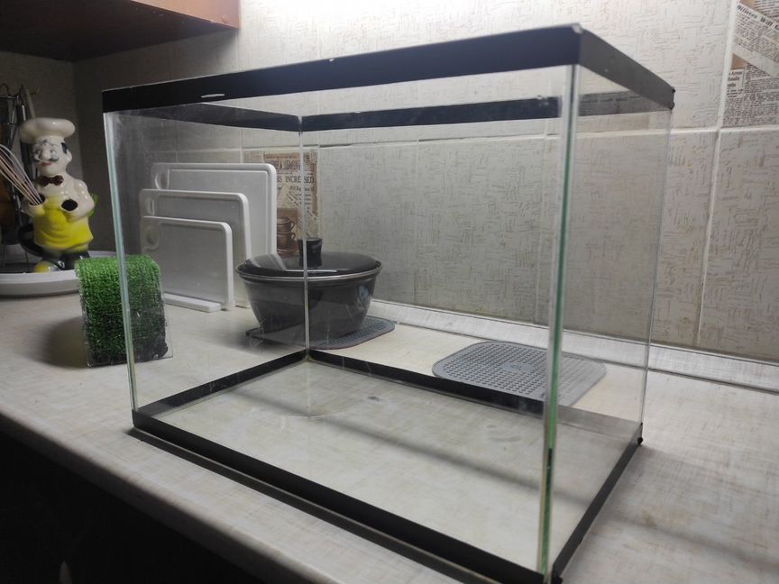 Аквариум с мостиком