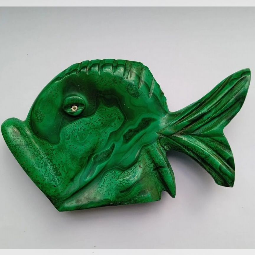 Рыба. Камень малахит