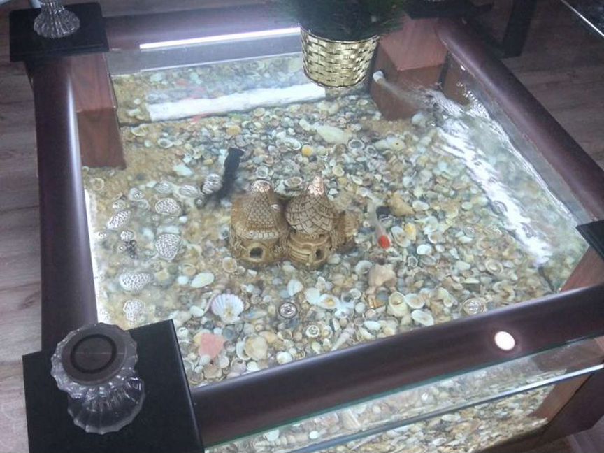 Эксклюзивный столик аквариум,с рыбками и всеми при