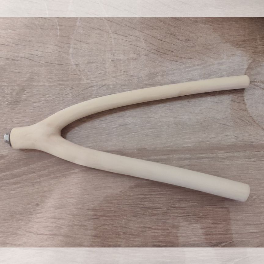 Рогатки деревянные для птичий клетки