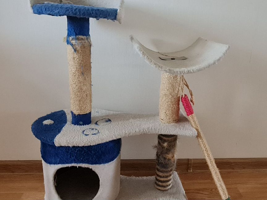 Домик для кошки с когтеточкой бу