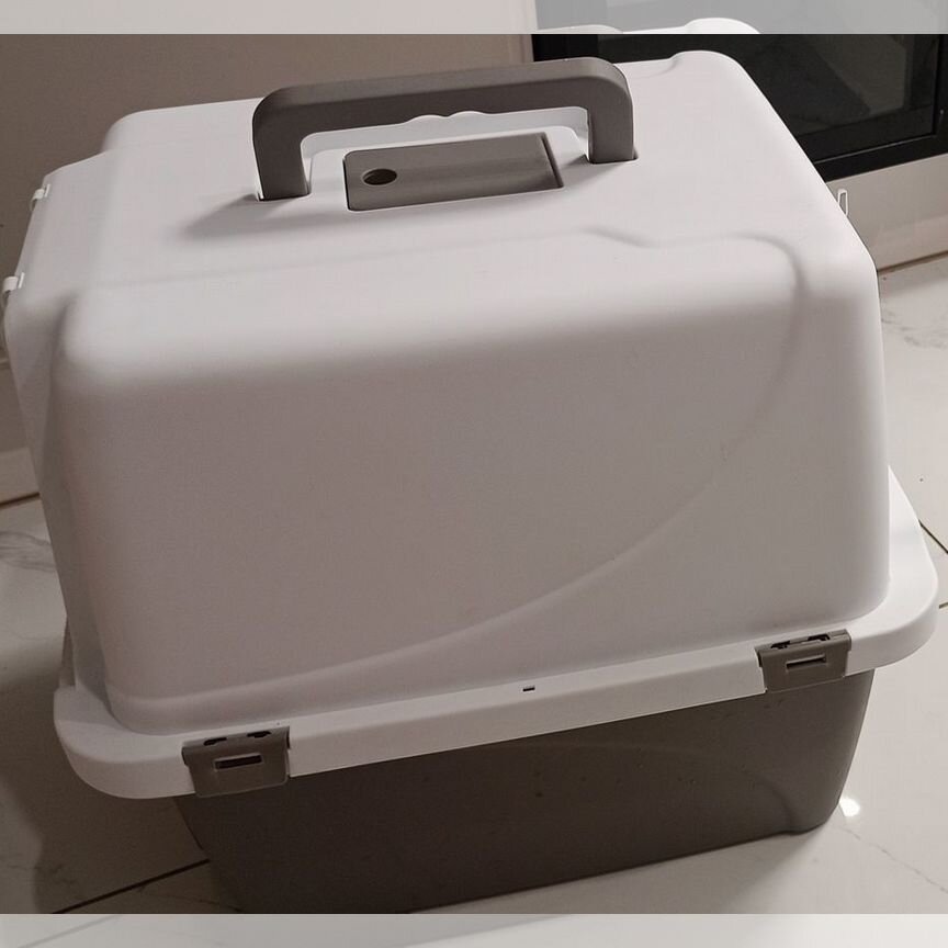 Закрытый туалет для кошек