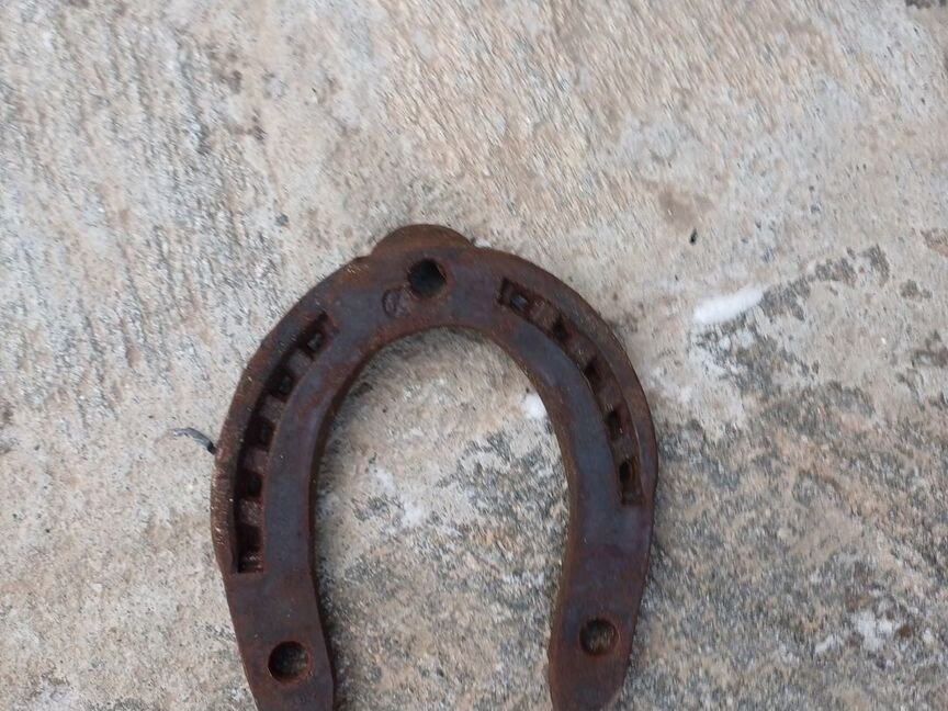 Подковы новые