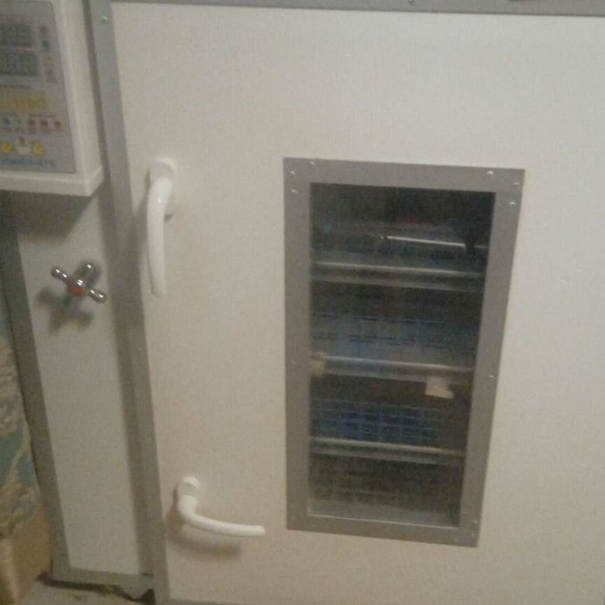 Инкубатор Рэмил на 320 яиц