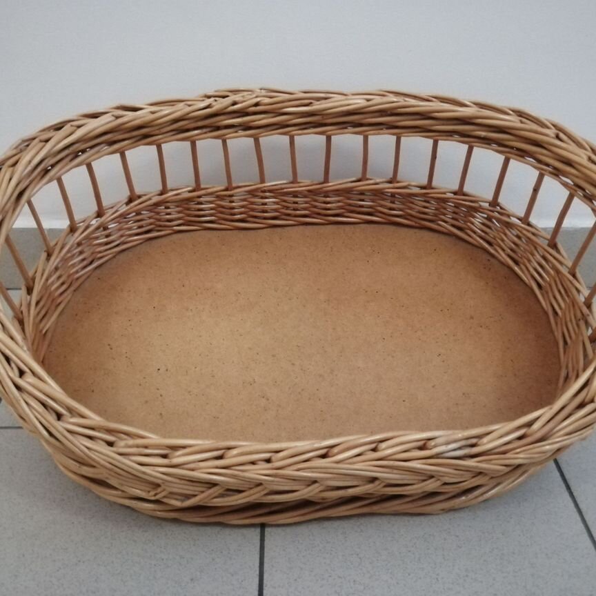 Лежанка для животных из лозы и матрас новые