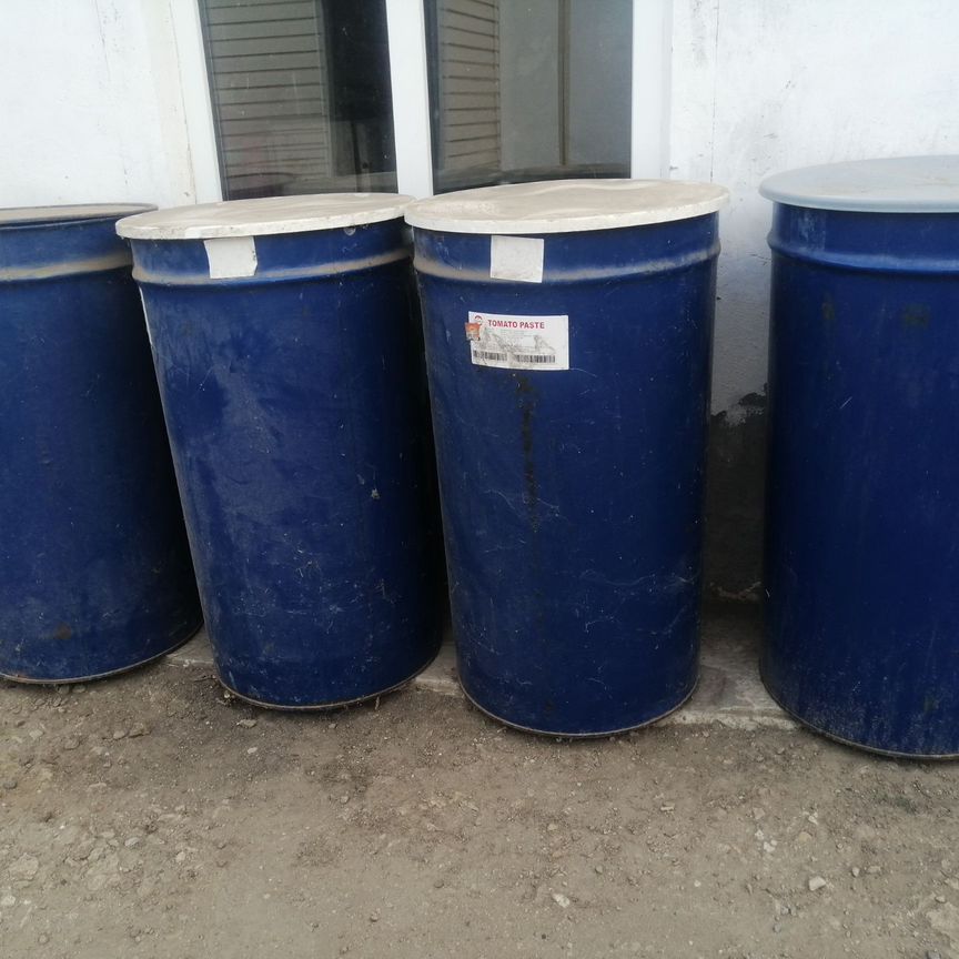 Бочки под корм для животных