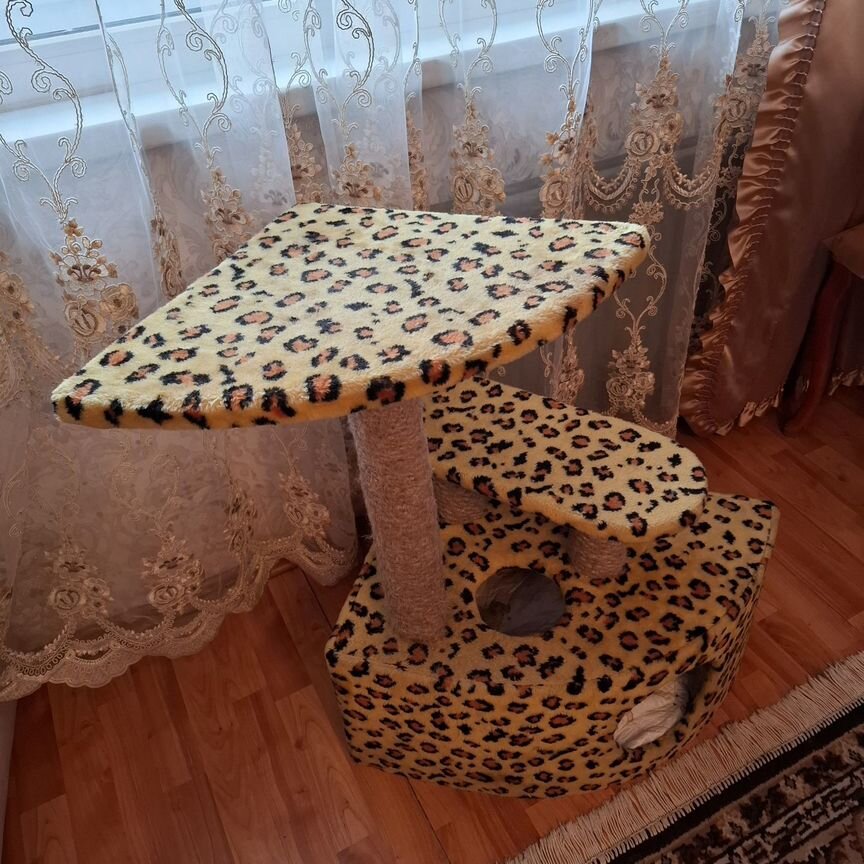 Домик с когтеточкой