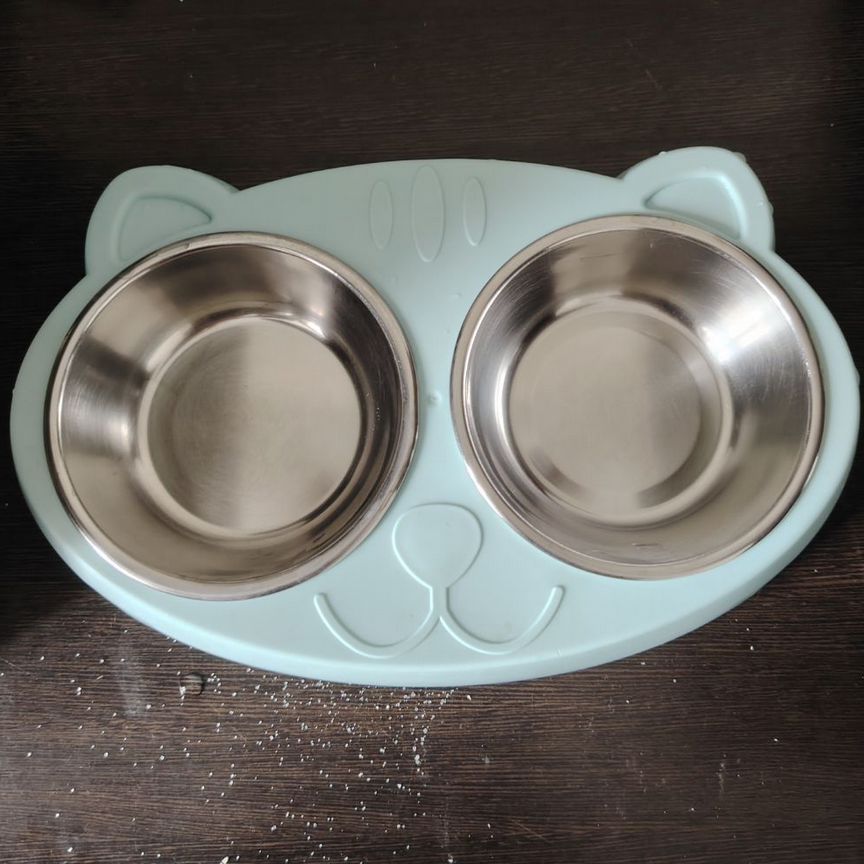 Миска, лоток и наполнитель