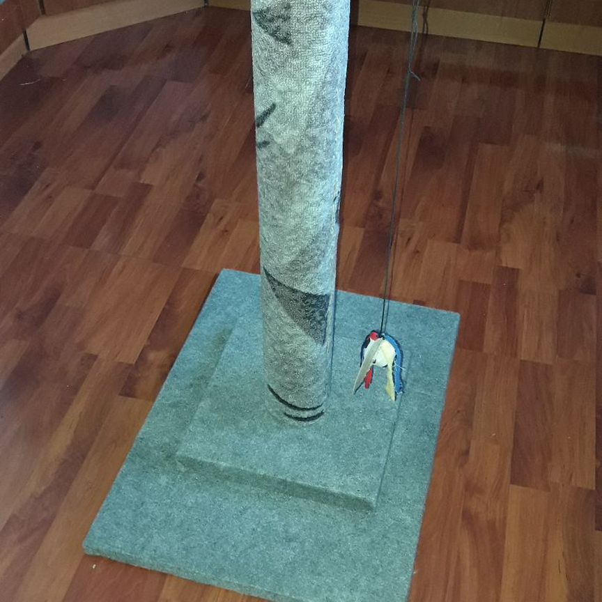 Когтеточка для кошек высокая