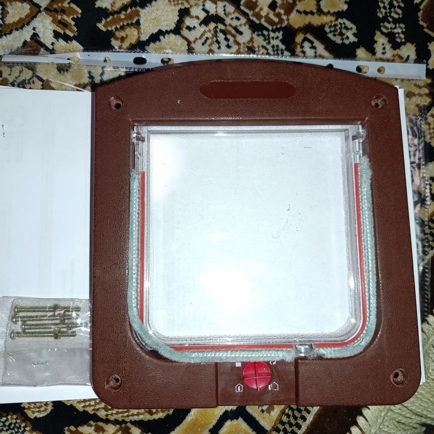 Портал (лаз) для кошки и маленькой собаки в дверь