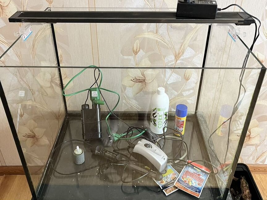 Аквариум 100л+оборудование,грунт,коряги