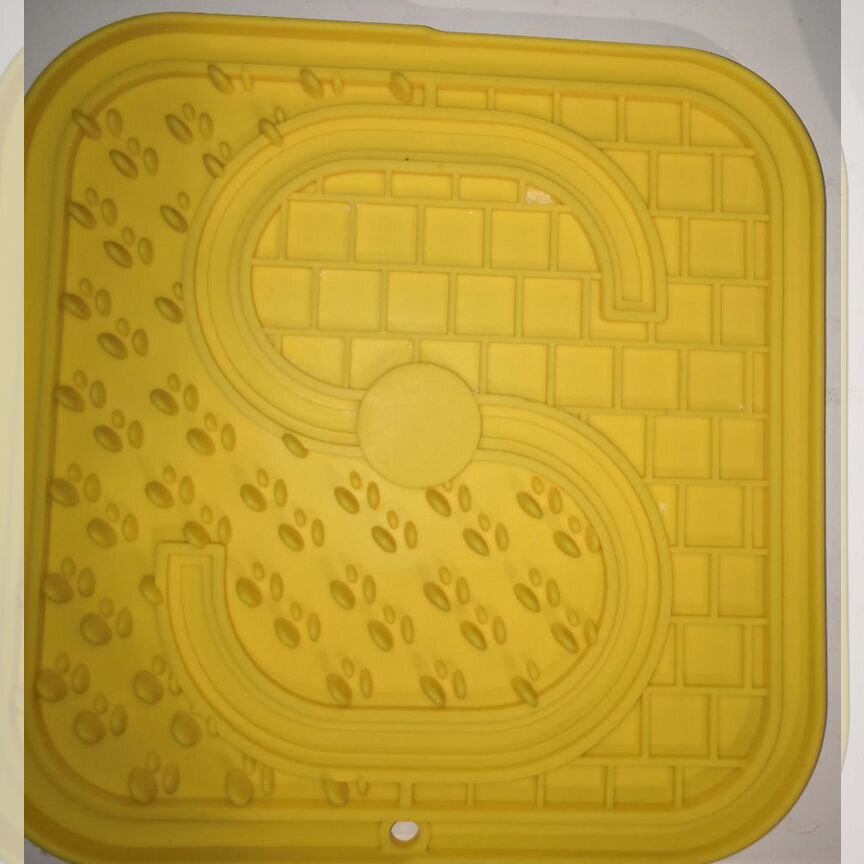 Лизательный коврик для собак