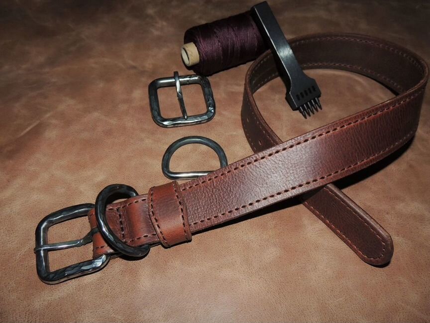 Ошейник кожаный для собак средних и крупных пород