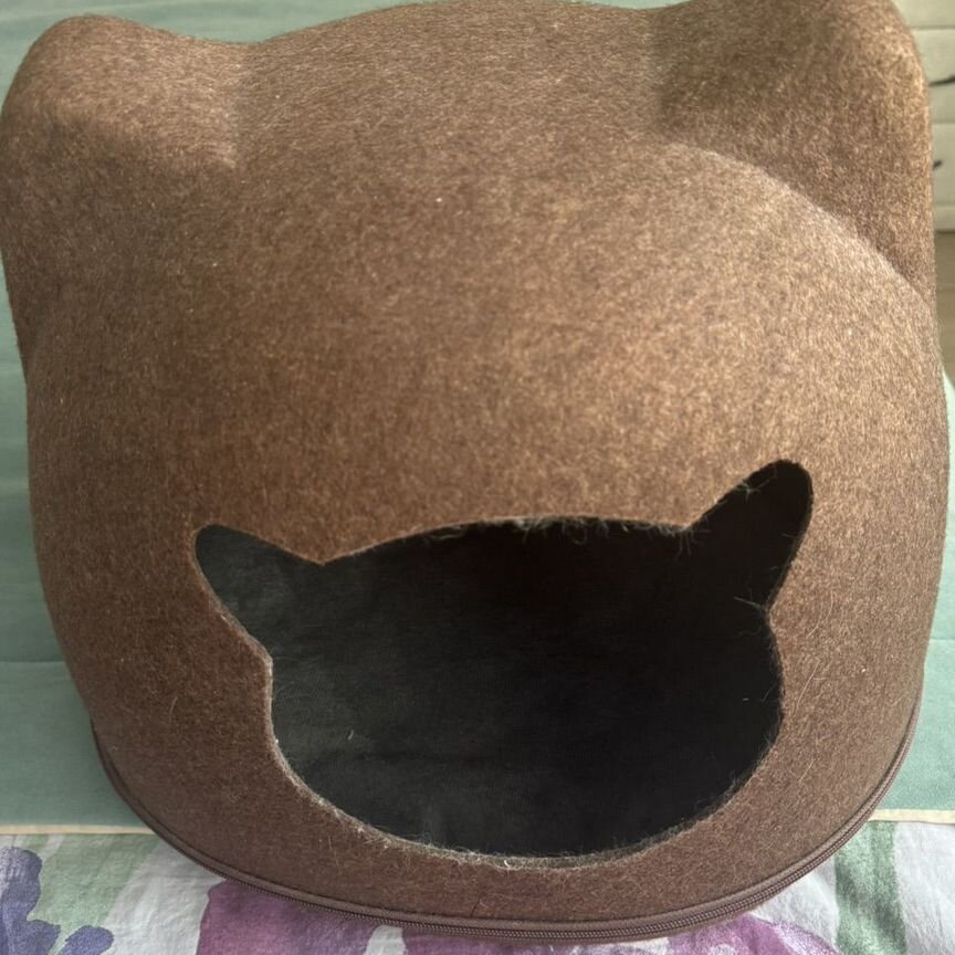 Домик для кошек и собак