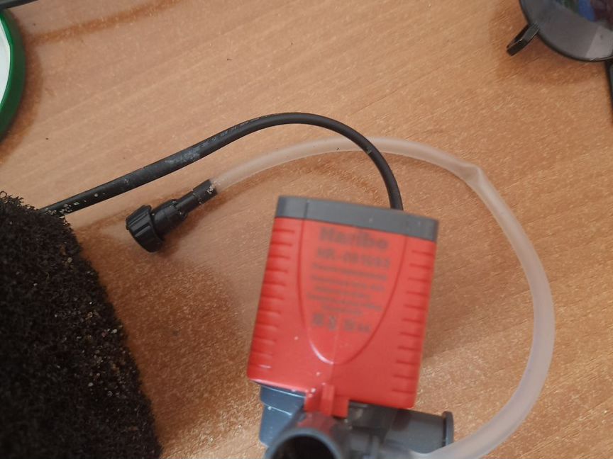 Вещи для акваримума(фильтр, лампа, украшения)