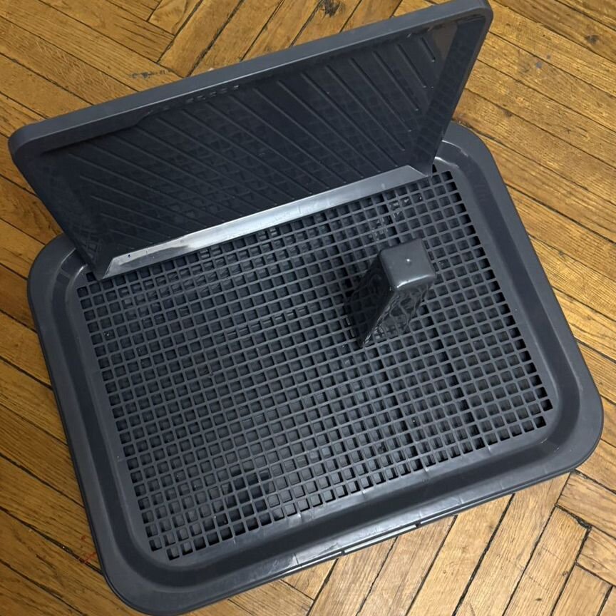 Лоток для собак со столбиком