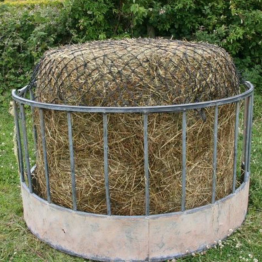 Кормушка для рулонного сена