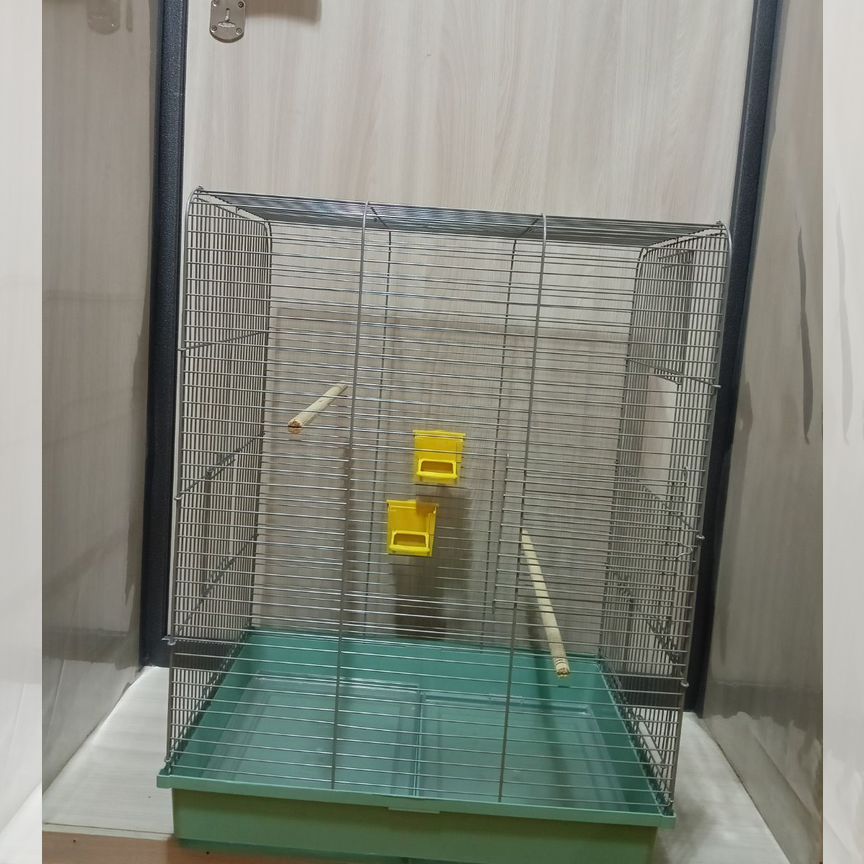 Клетка для крупного попугая