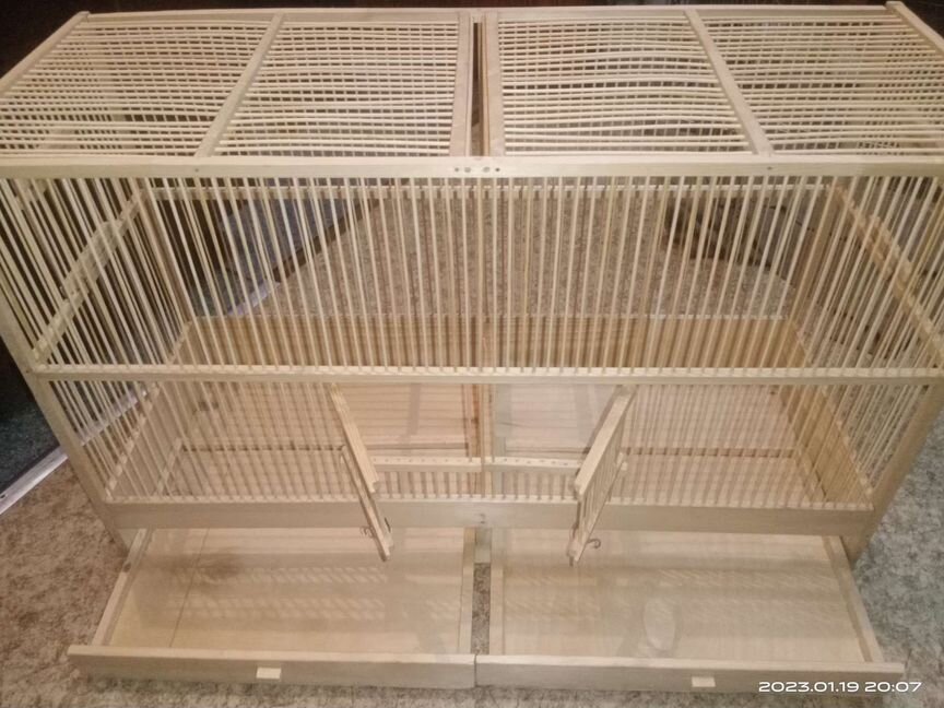 Клетка из натурального дерева Новая