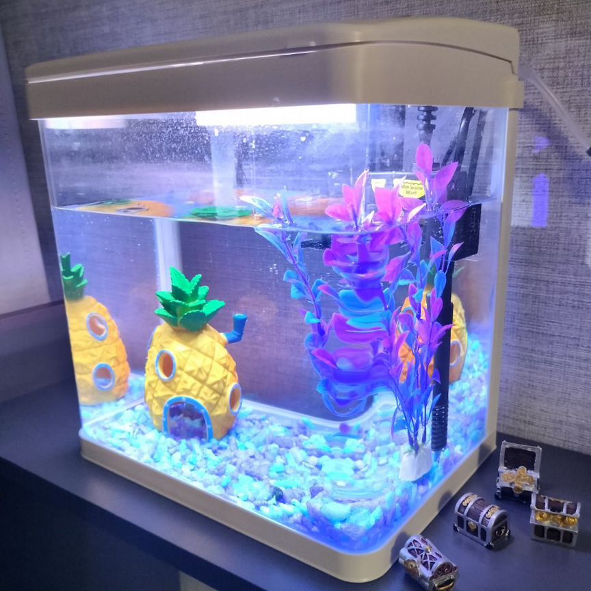 Аквариум для рыбок 9л. фильтр,аэрация, свет