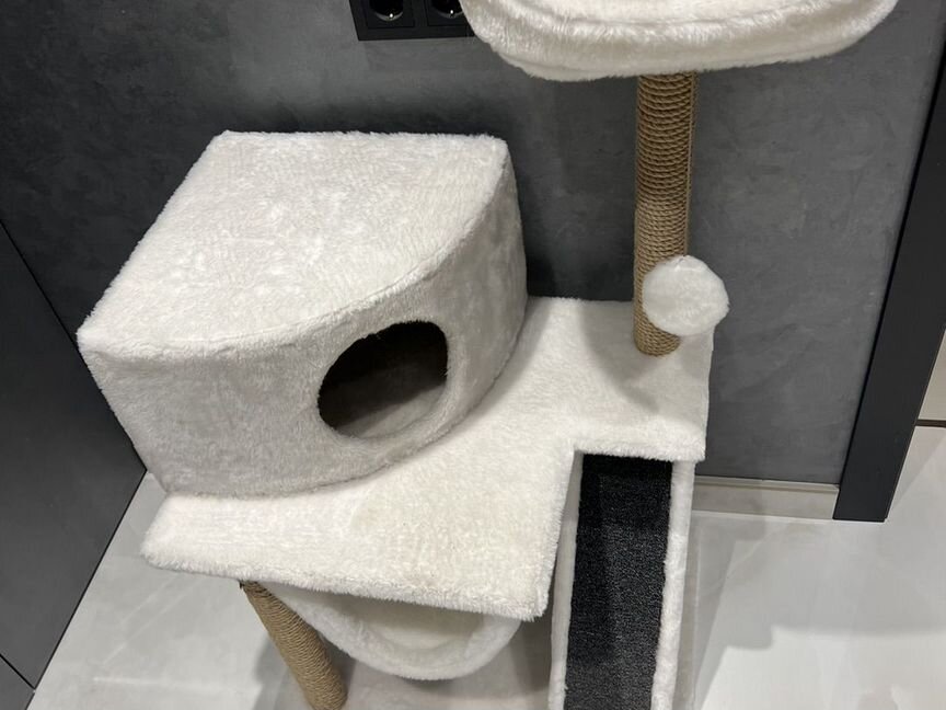 Домик для кошки с когтеточкой и дом