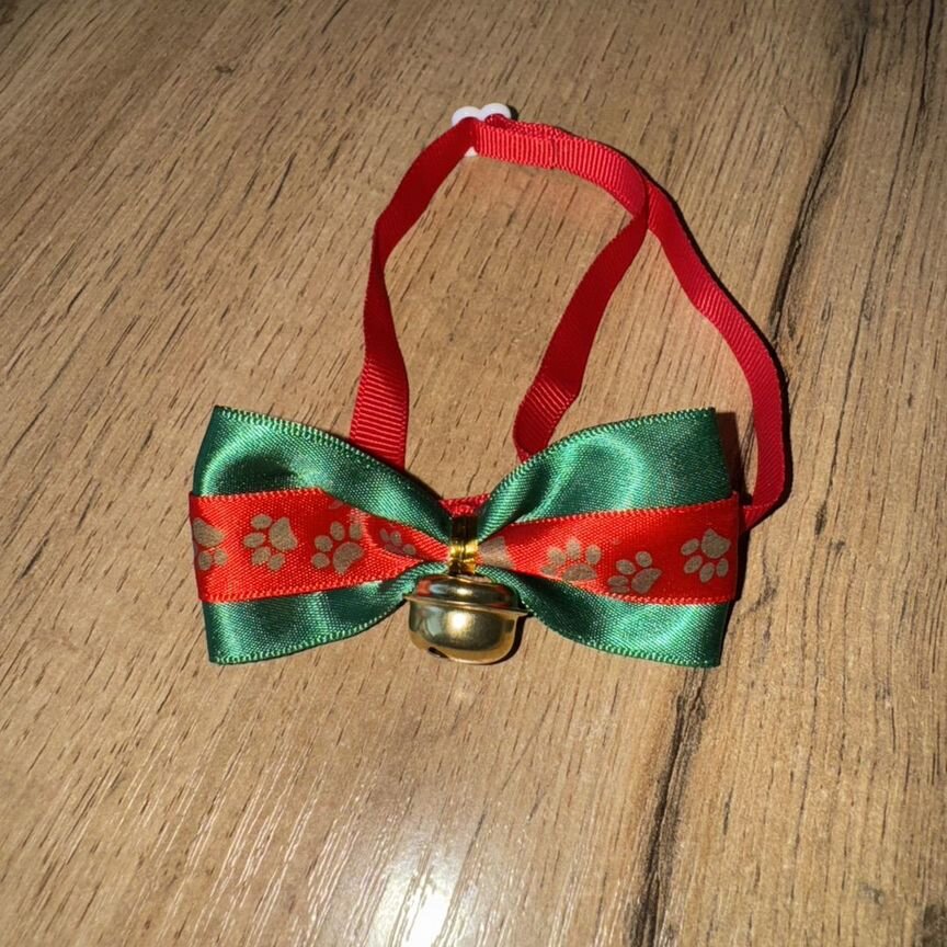 Новогодняя бабочка для кошек и маленьких собак