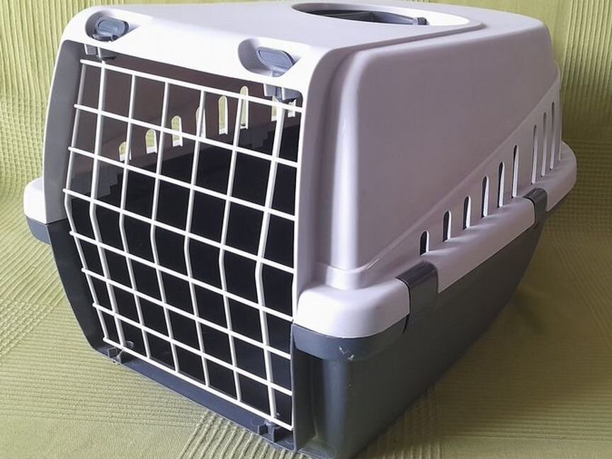 Переноска для кошек с металлической дверцей